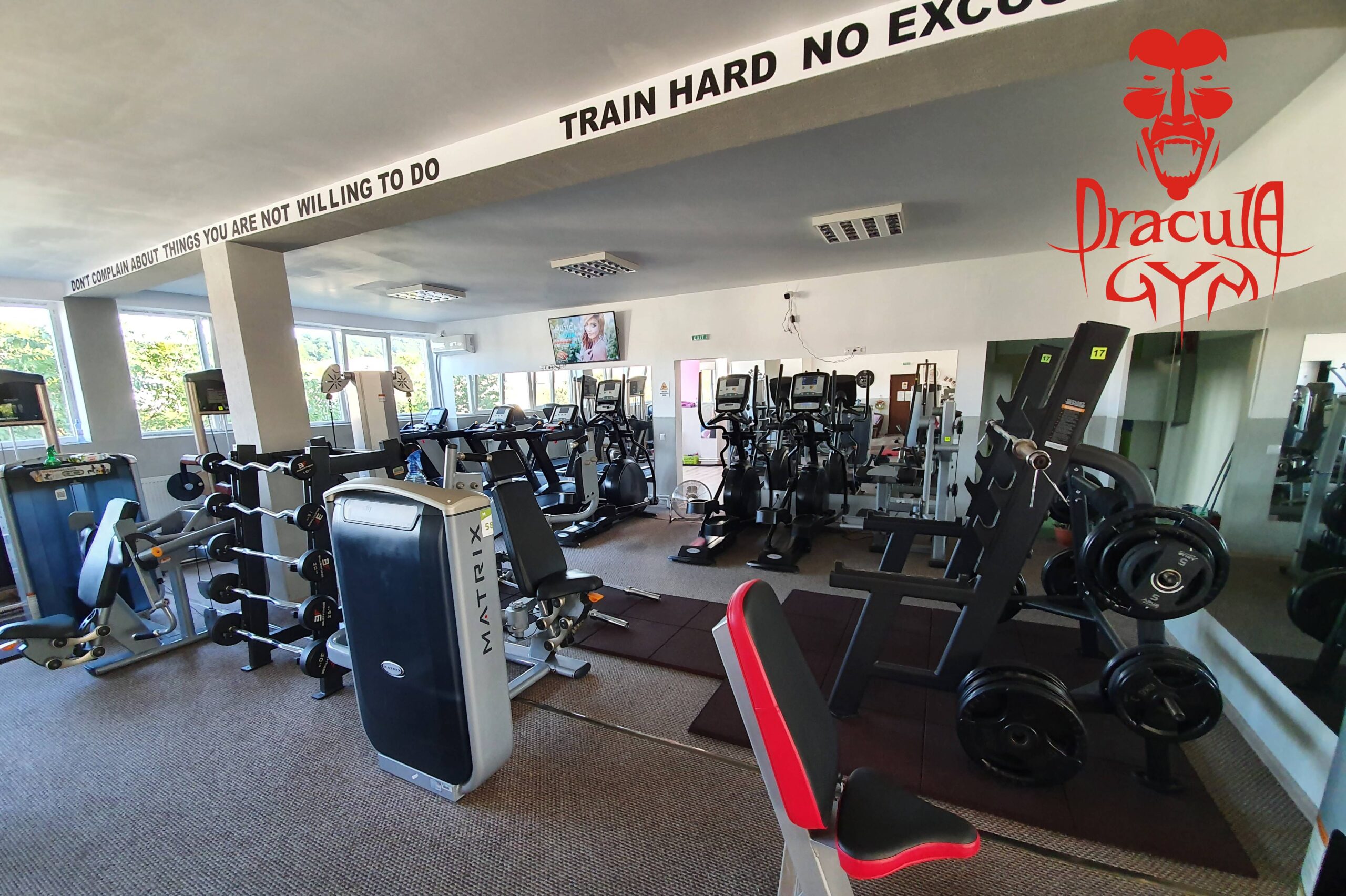 Antrenamente la sala de fitness Dracula Gym, doar dupa programare - ZTV ...