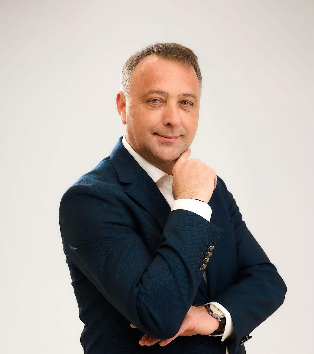 Florin Florian primar Zalau: -La mulți ani tuturor învățătorilor și cadrelor didactice! - ZTV.ro ...